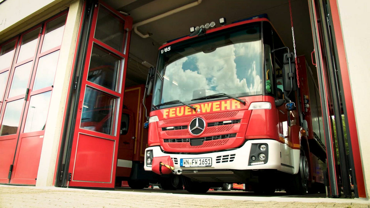 Fire service | Disaster relief | Mercedes-Benz Trucks International