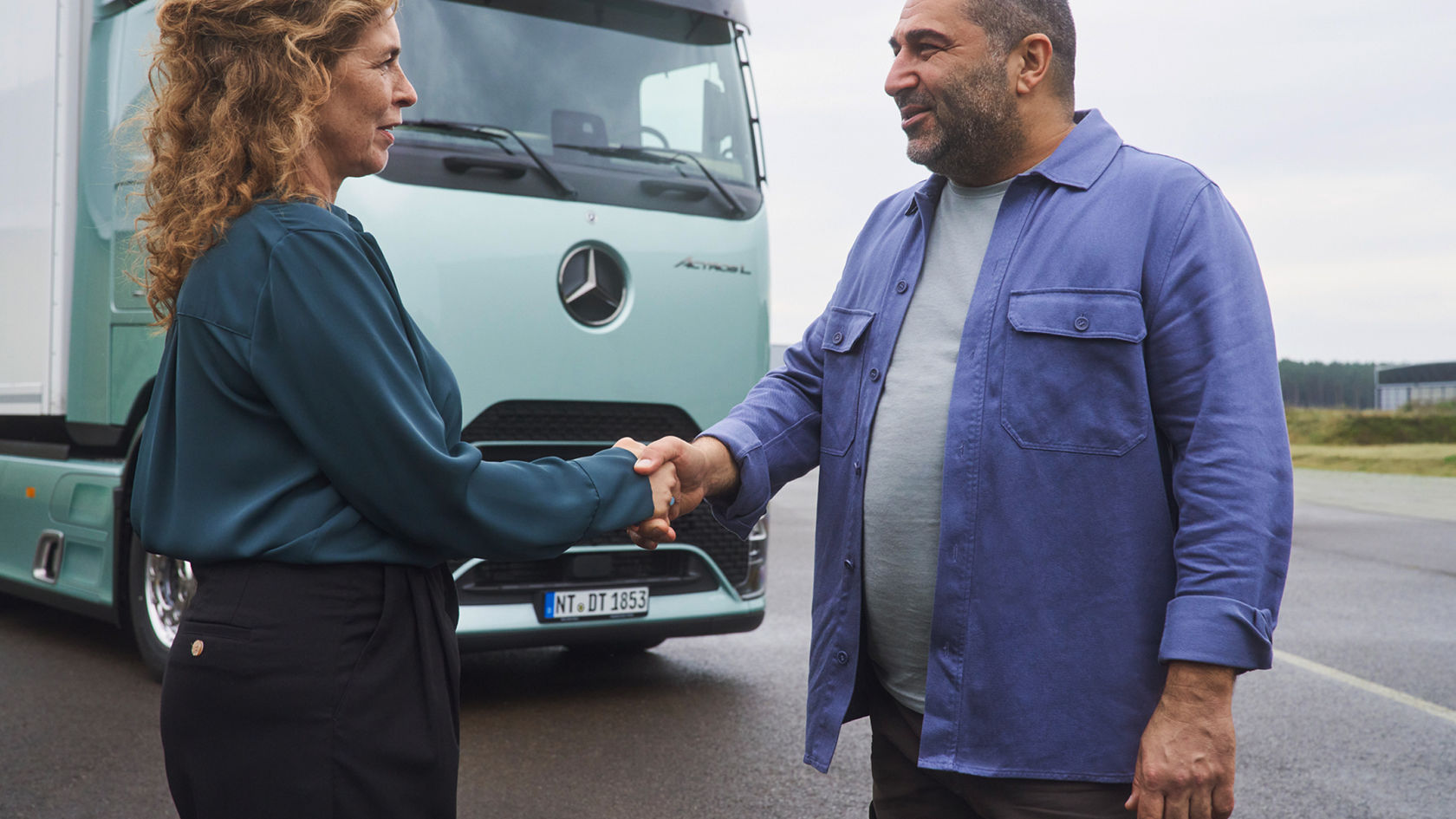 Actros L with ProCabin | Mercedes-Benz Trucks