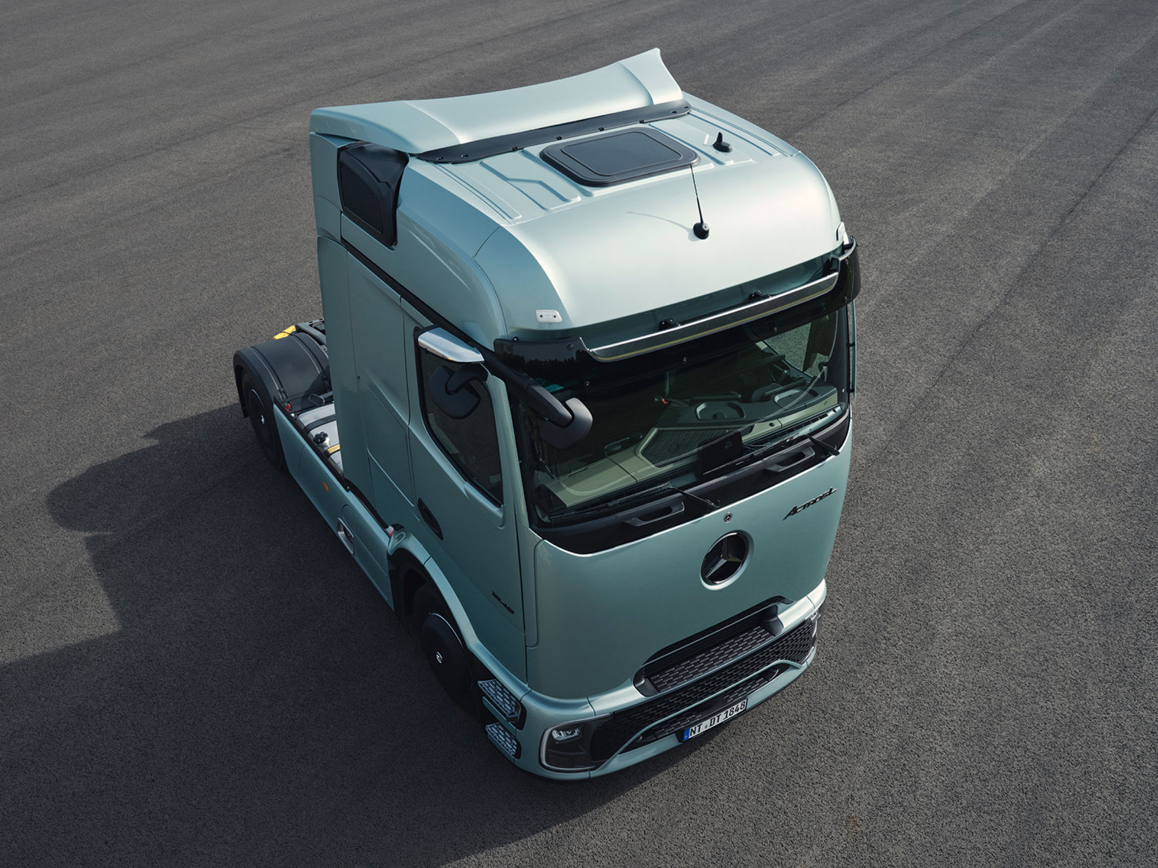 Actros L with ProCabin | Mercedes-Benz Trucks UK
