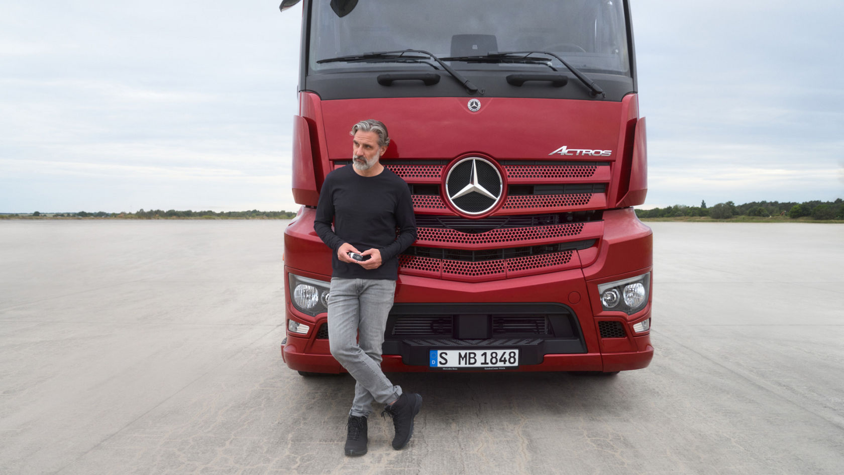Road-based Actros tipper semitrailer | Mercedes-Benz Trucks International