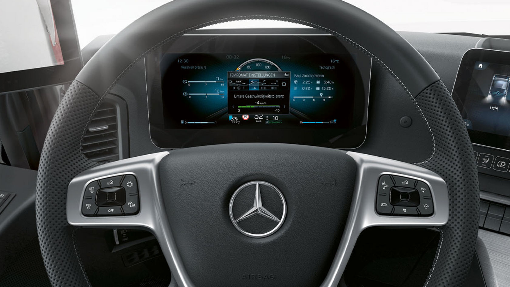 Road-oriented Actros with tipper body | Mercedes-Benz Trucks