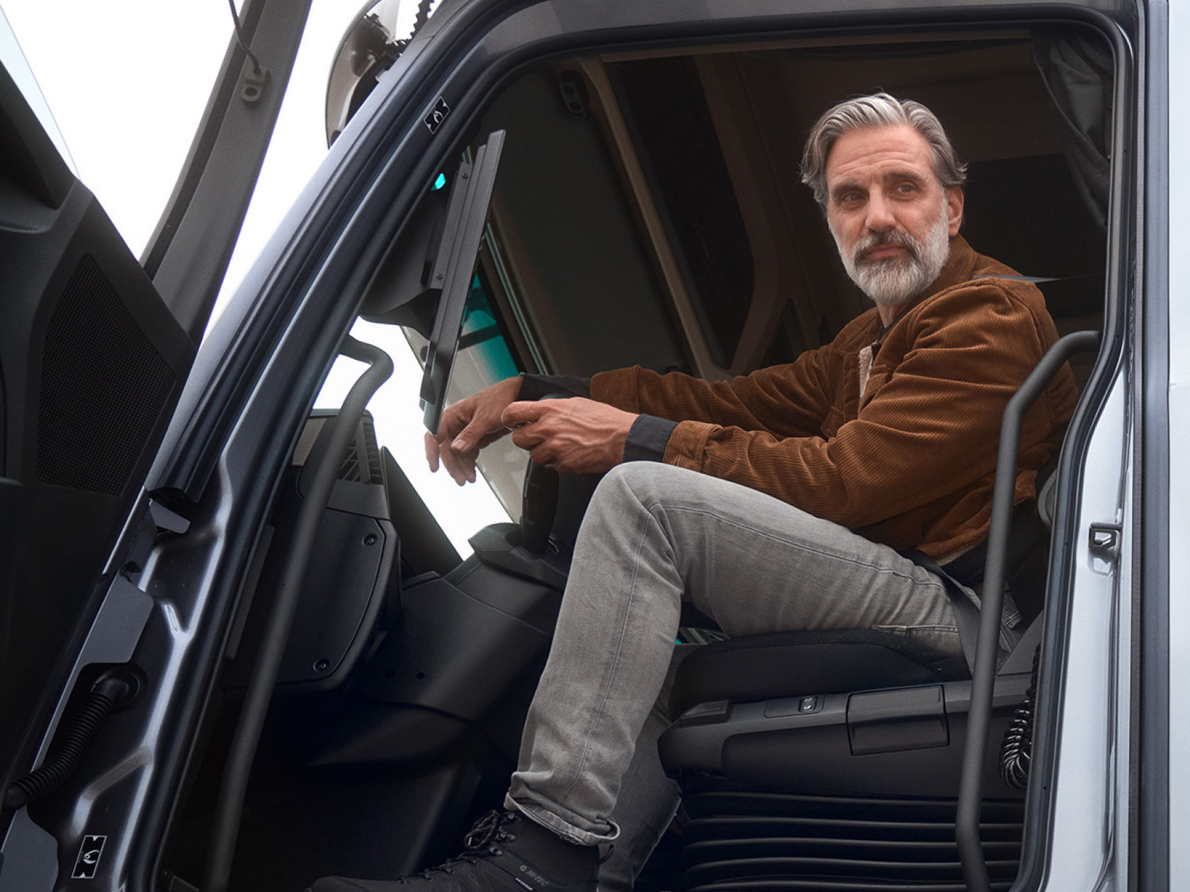 Arocs | Mercedes-Benz Trucks