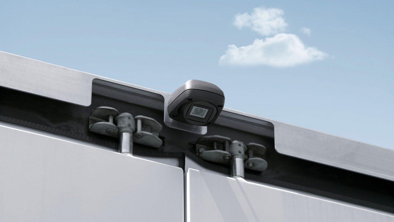 Accessories and retrofits | Mercedes-Benz Trucks