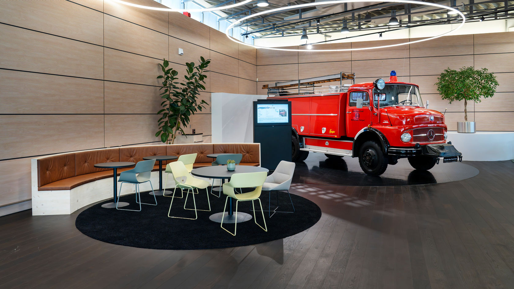BIC and Customer Experience Centre | Mercedes-Benz Trucks United Arab ...