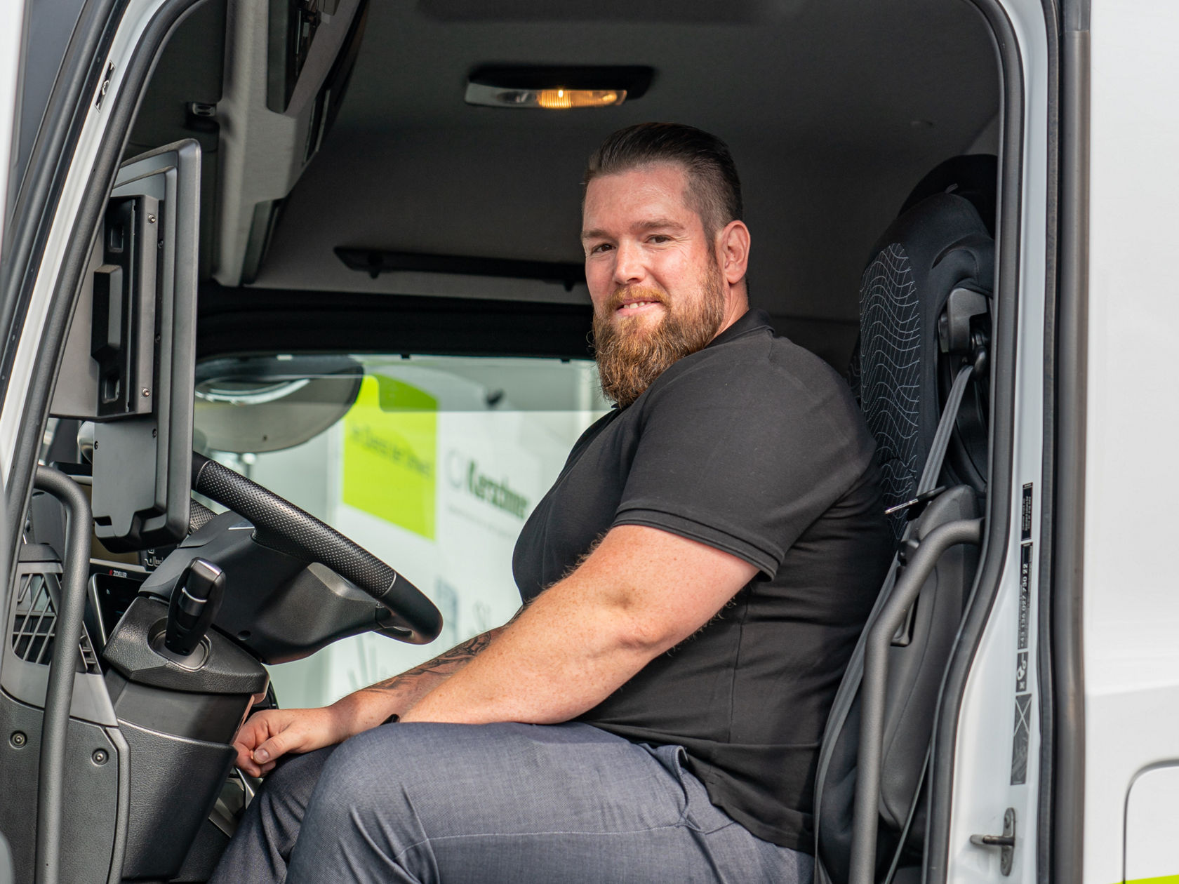 Kerschner setzt auf den eActros 300 | Mercedes-Benz Trucks Österreich