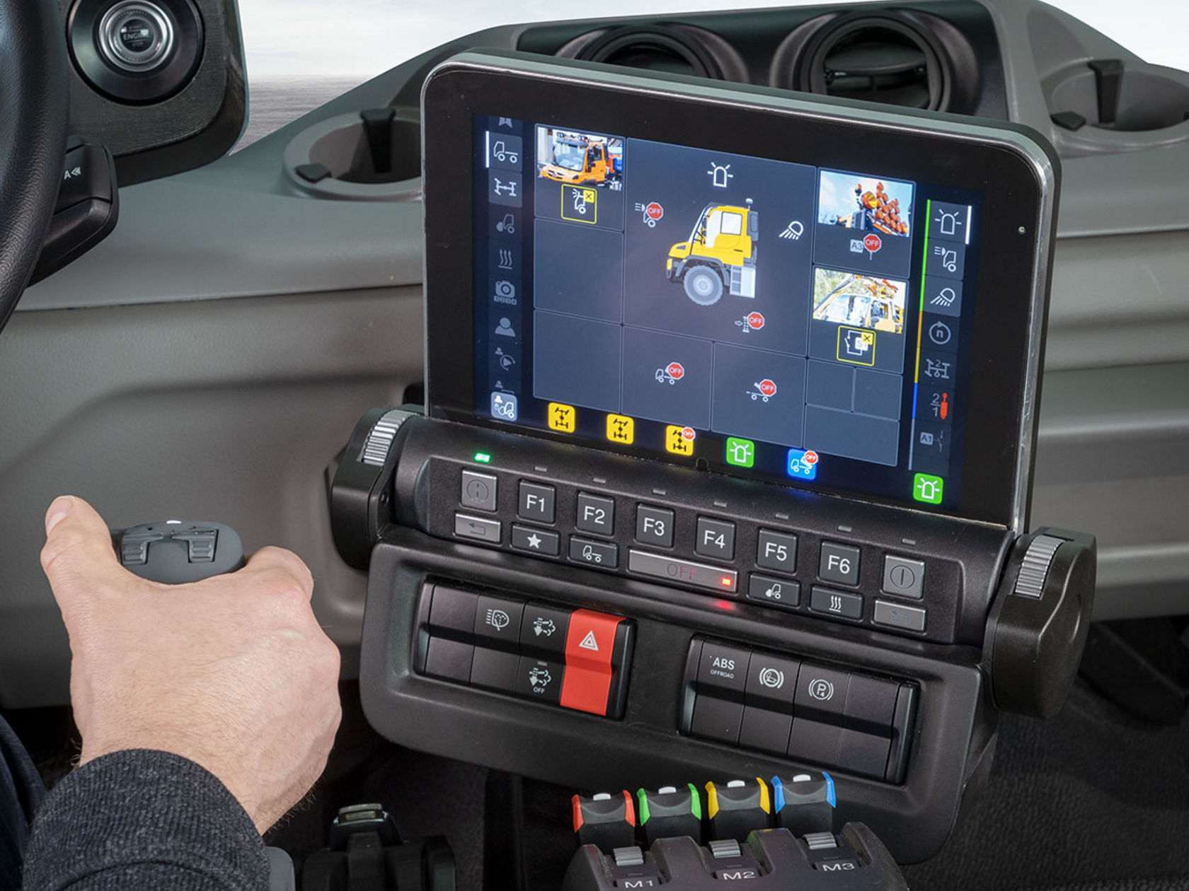 Unimog implement carrier | Mercedes-Benz Trucks